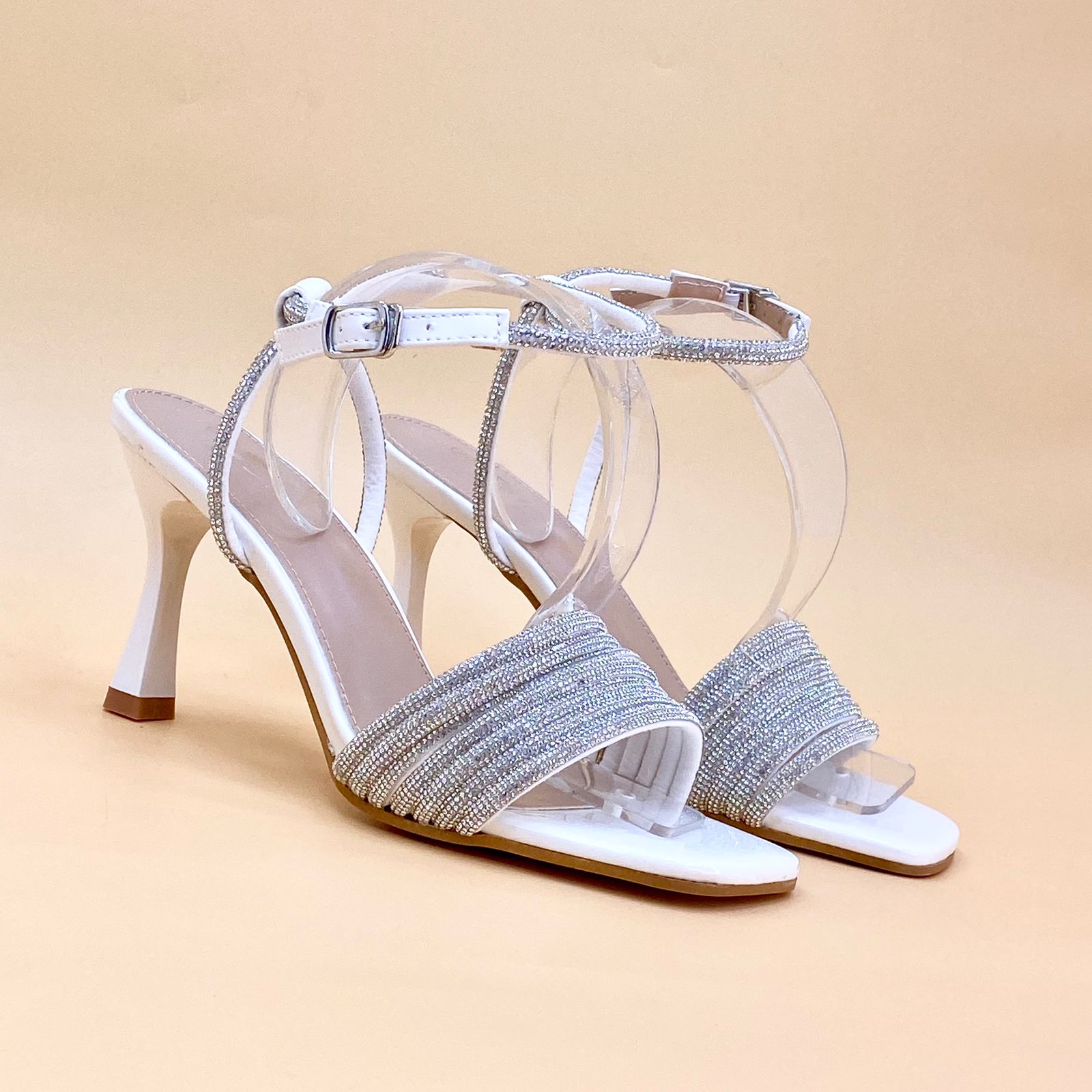 NEW , WOMEN SHOES HEELS W381