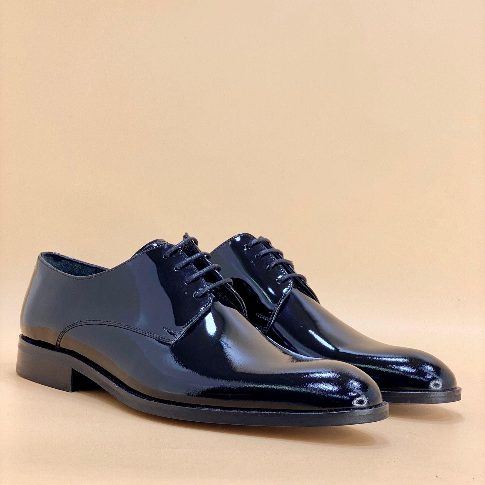 NEW , MADE IN TURKEY GENUINE LEATHER MEN SHOES M100